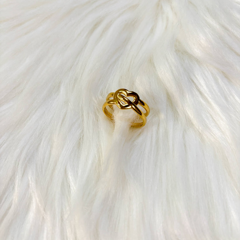 Amelia Ring – Stones & Studds